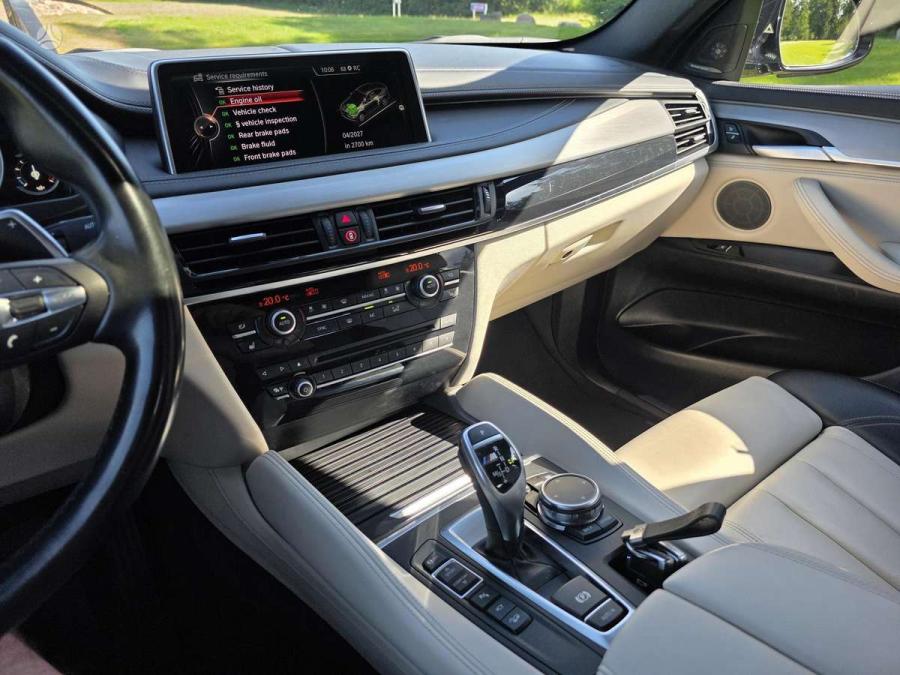 Black BMW X6 2016 in Telschi, with an engine capacity of 2.99 L and mileage of 260 thousand km for 24500 €, photo 49 on AUTOMOTO.COM.LV
