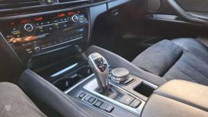 Black BMW X6 2016 in Kaunas, with an engine capacity of 2.99 L and mileage of 269 thousand km for 23900 €, photo 17 on AUTOMOTO.COM.LV