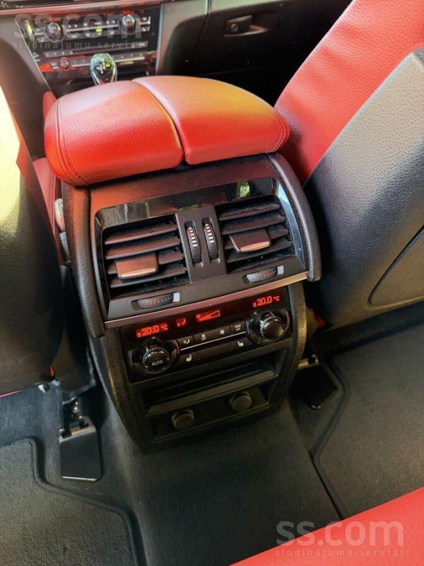 Black BMW X6 2016 in Ludza, with an engine capacity of 3.00 L and mileage of 119 thousand km for 30500 €, photo 8 on AUTOMOTO.COM.LV