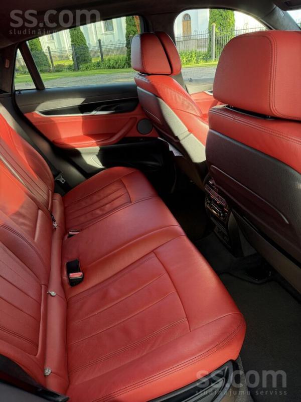 Black BMW X6 2016 in Ludza, with an engine capacity of 3.00 L and mileage of 119 thousand km for 30500 €, photo 9 on AUTOMOTO.COM.LV