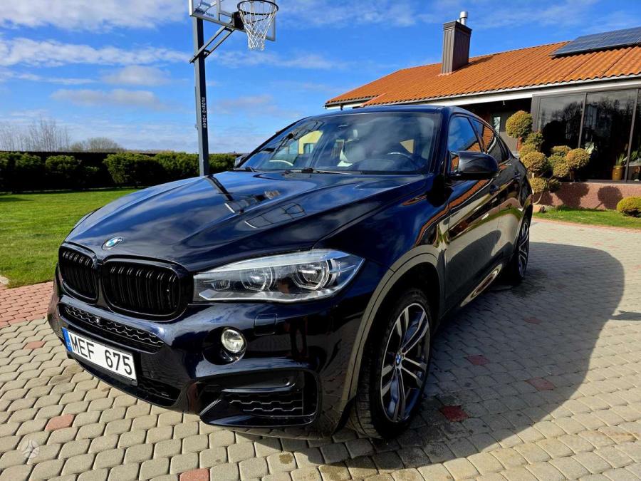 Black BMW X6 2016 in Kretinga, with an engine capacity of 2.99 L and mileage of 271 thousand km for 20600 €, photo 4 on AUTOMOTO.COM.LV