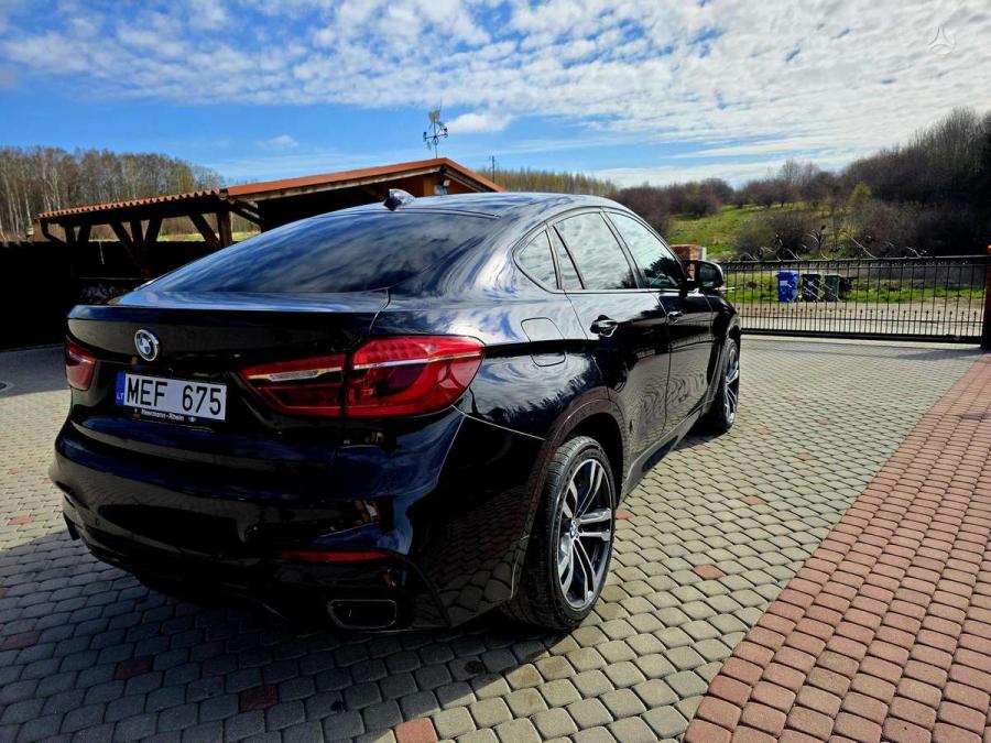 Black BMW X6 2016 in Kretinga, with an engine capacity of 2.99 L and mileage of 271 thousand km for 20600 €, photo 6 on AUTOMOTO.COM.LV