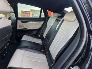 Black BMW X6 2016 in Kretinga, with an engine capacity of 2.99 L and mileage of 271 thousand km for 20600 €, photo 23 on AUTOMOTO.COM.LV