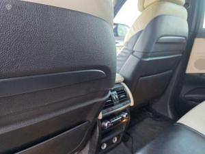Black BMW X6 2016 in Kretinga, with an engine capacity of 2.99 L and mileage of 271 thousand km for 20600 €, photo 24 on AUTOMOTO.COM.LV