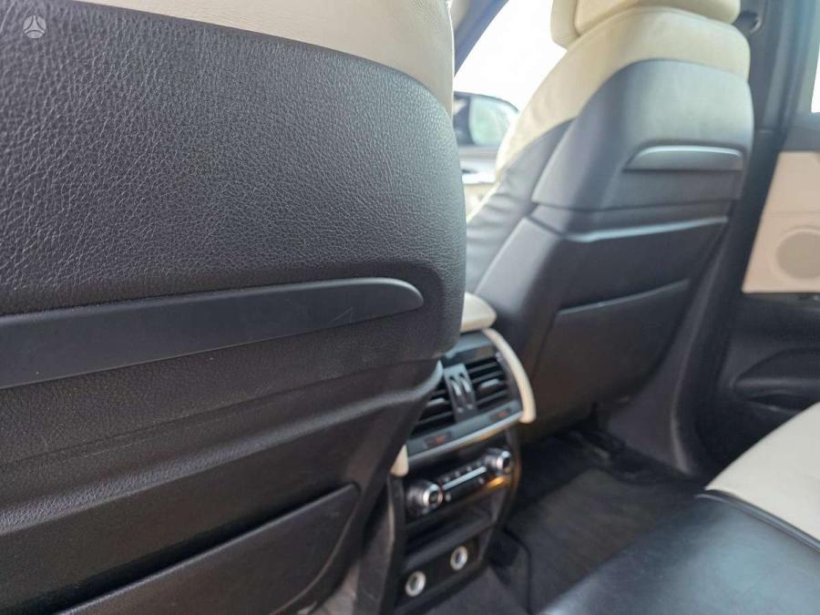 Black BMW X6 2016 in Kretinga, with an engine capacity of 2.99 L and mileage of 271 thousand km for 20600 €, photo 24 on AUTOMOTO.COM.LV
