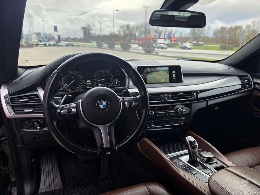 Black BMW X6 2016 in Riga, with an engine capacity of 2.99 L and mileage of 275 thousand km for 18500 €, photo 6 on AUTOMOTO.COM.LV