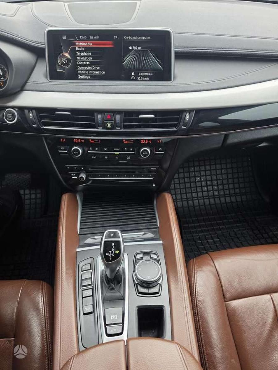 Black BMW X6 2016 in Riga, with an engine capacity of 2.99 L and mileage of 275 thousand km for 18500 €, photo 10 on AUTOMOTO.COM.LV