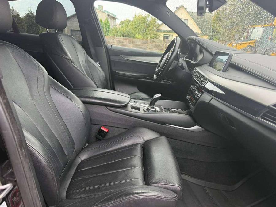 Black BMW X6 2016 in Utena, with an engine capacity of 2.99 L and mileage of 210 thousand km for 21700 €, photo 12 on AUTOMOTO.COM.LV