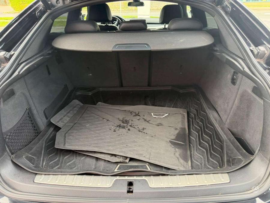 Black BMW X6 2016 in Utena, with an engine capacity of 2.99 L and mileage of 210 thousand km for 21700 €, photo 23 on AUTOMOTO.COM.LV
