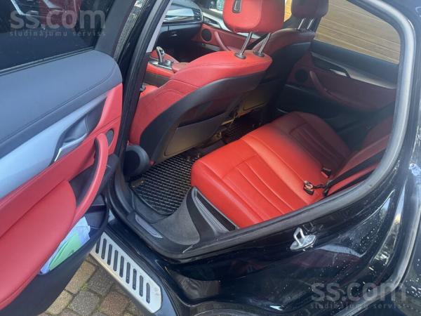 BMW X6 2016 in Riga on AUTOMOTO.COM.LV Black BMW X6 2016 in Riga, with an engine capacity of 3.00 L and mileage of 101 thousand km for 29500 €, photo 8 on AUTOMOTO.COM.LV