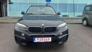 Black BMW X6 2017 in Vilnius, with an engine capacity of 2.99 L and mileage of 244 thousand km for 25490 €, photo 9 on AUTOMOTO.COM.LV