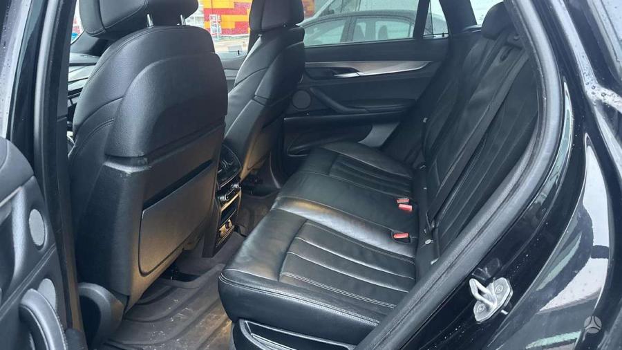 Black BMW X6 2017 in Vilnius, with an engine capacity of 2.99 L and mileage of 244 thousand km for 25490 €, photo 17 on AUTOMOTO.COM.LV