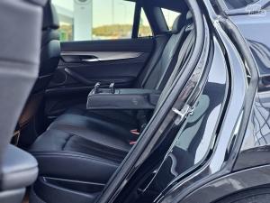 Black BMW X6 2017 in Vilnius, with an engine capacity of 3.00 L and mileage of 270 thousand km for 23950 €, photo 22 on AUTOMOTO.COM.LV