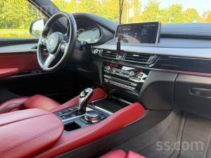 Black BMW X6 2017 in Riga, with an engine capacity of 3.00 L and mileage of 0 thousand km for 23500 €, photo 5 on AUTOMOTO.COM.LV