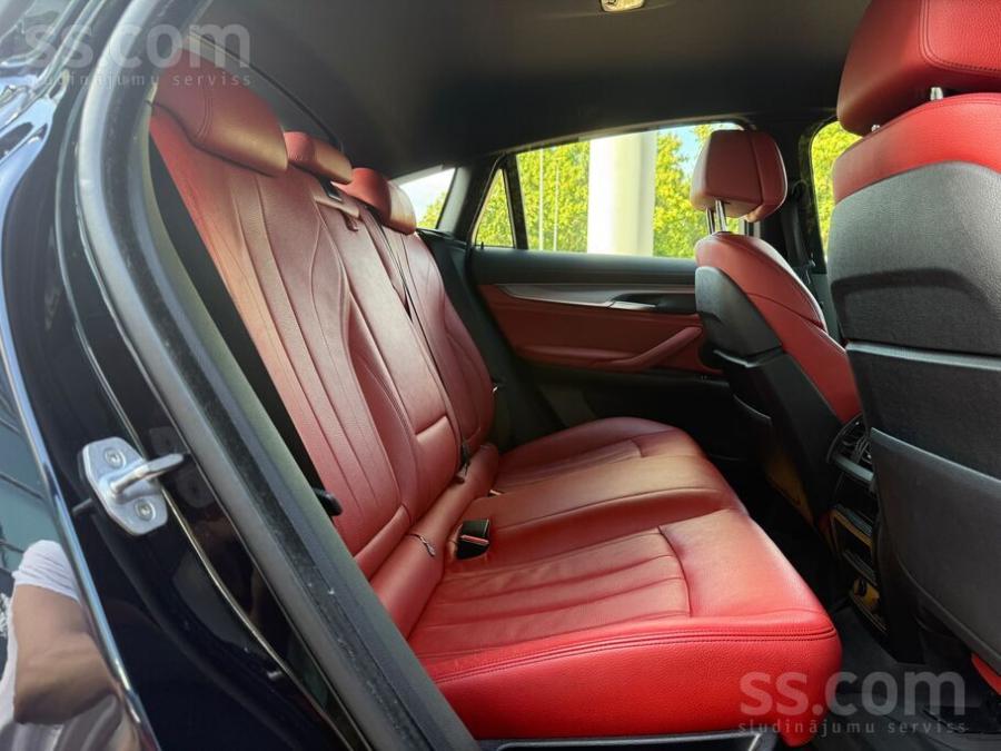 Black BMW X6 2017 in Riga, with an engine capacity of 3.00 L and mileage of 0 thousand km for 23500 €, photo 10 on AUTOMOTO.COM.LV