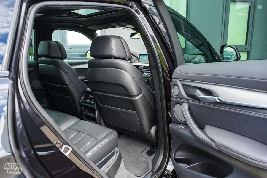 Black BMW X6 2017 in Kaunas, with an engine capacity of 3.00 L and mileage of 147 thousand km for 31950 €, photo 37 on AUTOMOTO.COM.LV