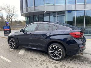 Black BMW X6 2017 in Vilnius, with an engine capacity of 2.99 L and mileage of 228 thousand km for 25600 €, photo 10 on AUTOMOTO.COM.LV