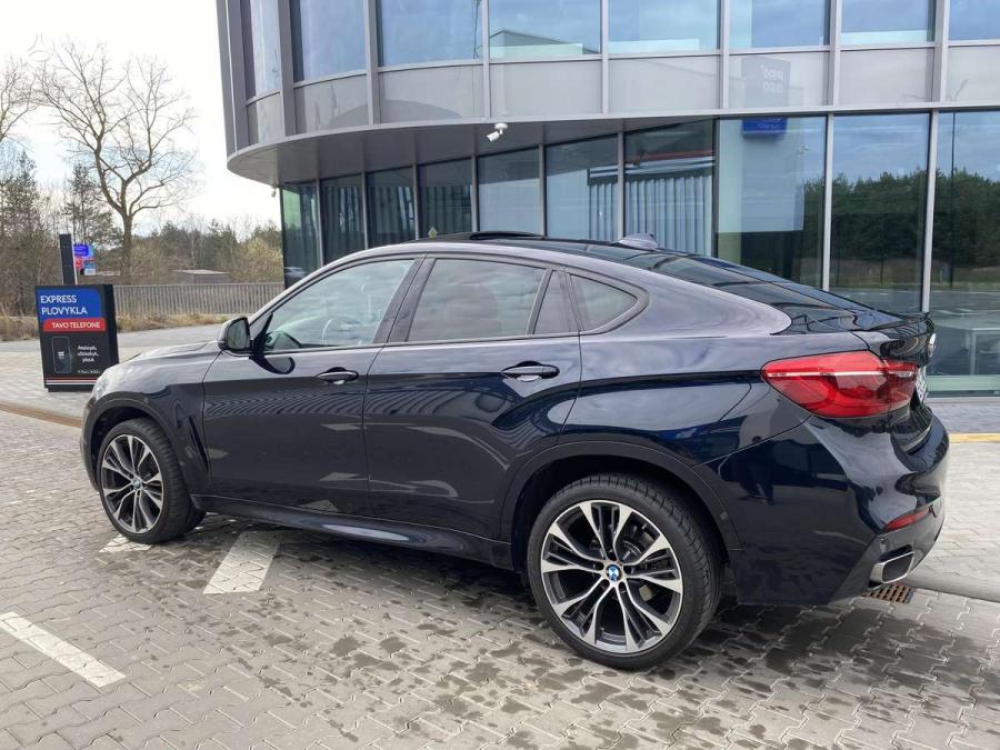 Black BMW X6 2017 in Vilnius, with an engine capacity of 2.99 L and mileage of 228 thousand km for 25600 €, photo 10 on AUTOMOTO.COM.LV