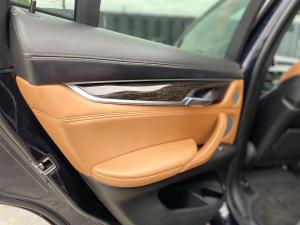 Black BMW X6 2017 in Vilnius, with an engine capacity of 2.99 L and mileage of 228 thousand km for 25600 €, photo 19 on AUTOMOTO.COM.LV