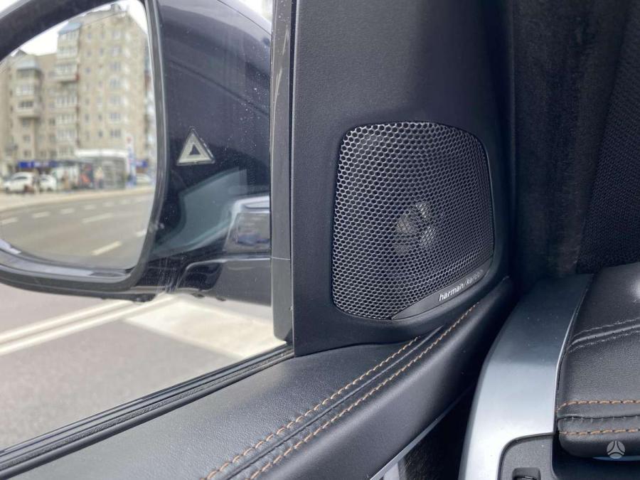 Black BMW X6 2017 in Vilnius, with an engine capacity of 2.99 L and mileage of 228 thousand km for 25600 €, photo 23 on AUTOMOTO.COM.LV