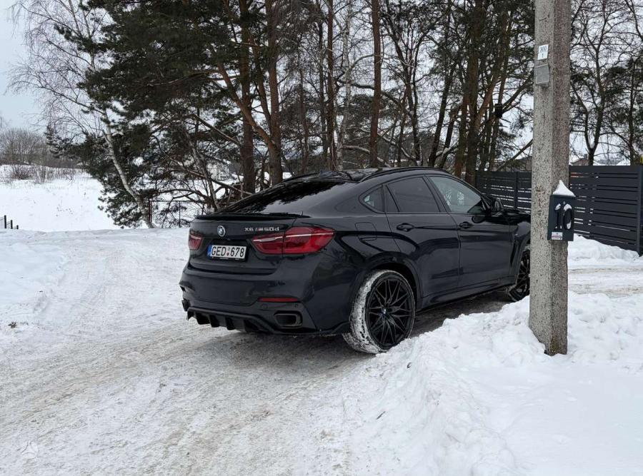 Black BMW X6 2018 in Vilnius, with an engine capacity of 2.99 L and mileage of 182 thousand km for 29999 €, photo 17 on AUTOMOTO.COM.LV