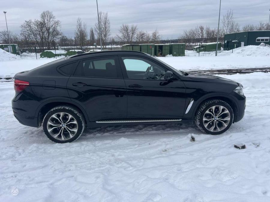 Black BMW X6 2018 in Vilnius, with an engine capacity of 2.99 L and mileage of 81 thousand km for 34900 €, photo 2 on AUTOMOTO.COM.LV