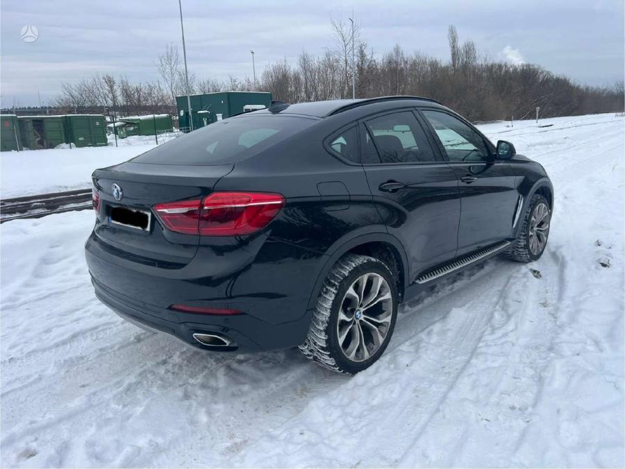 Black BMW X6 2018 in Vilnius, with an engine capacity of 2.99 L and mileage of 81 thousand km for 34900 €, photo 5 on AUTOMOTO.COM.LV