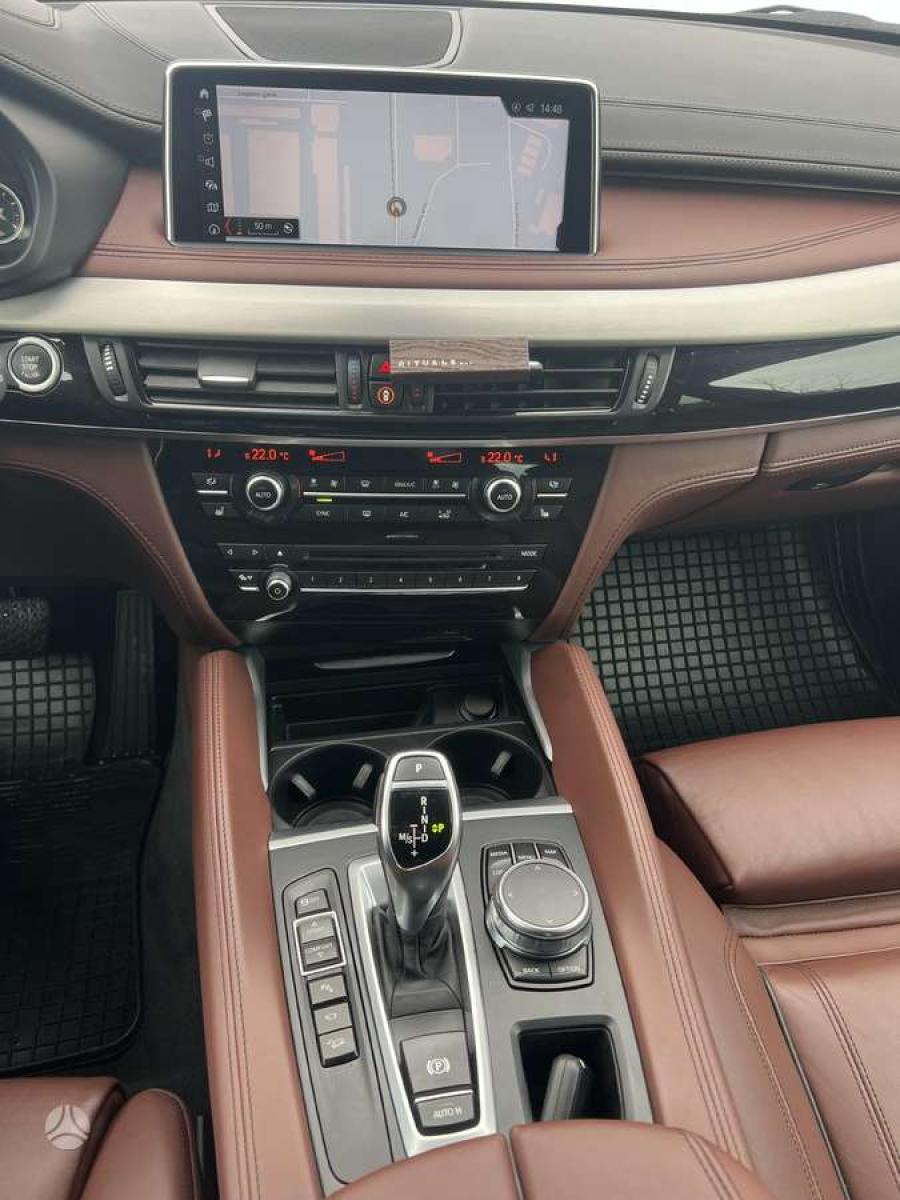 Black BMW X6 2018 in Vilnius, with an engine capacity of 2.99 L and mileage of 81 thousand km for 34900 €, photo 19 on AUTOMOTO.COM.LV