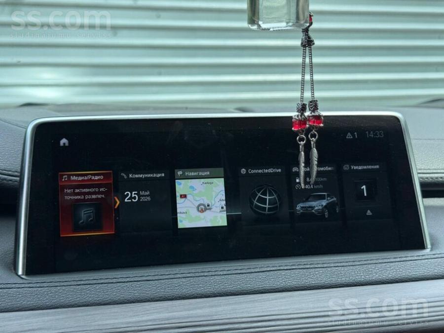 Black BMW X6 2018 in Riga, with an engine capacity of 3.00 L and mileage of 137 thousand km for 29699 €, photo 19 on AUTOMOTO.COM.LV