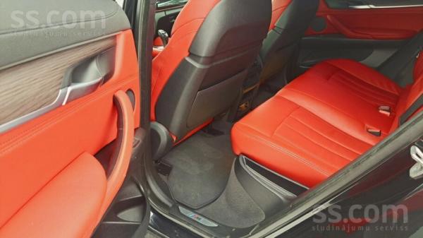 Black BMW X6 2018 in Riga, with an engine capacity of 3.00 L and mileage of 257 thousand km for 25900 €, photo 4 on AUTOMOTO.COM.LV