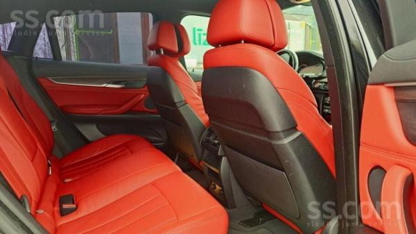 Black BMW X6 2018 in Riga, with an engine capacity of 3.00 L and mileage of 257 thousand km for 25900 €, photo 5 on AUTOMOTO.COM.LV