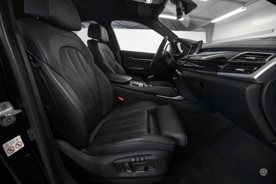 Black BMW X6 2019 in Tukums, with an engine capacity of 2.99 L and mileage of 233 thousand km for 25990 €, photo 14 on AUTOMOTO.COM.LV