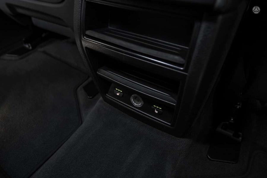 Black BMW X6 2019 in Tukums, with an engine capacity of 2.99 L and mileage of 233 thousand km for 25990 €, photo 17 on AUTOMOTO.COM.LV