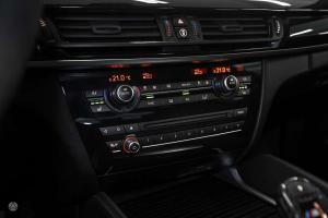 Black BMW X6 2019 in Tukums, with an engine capacity of 2.99 L and mileage of 233 thousand km for 25990 €, photo 19 on AUTOMOTO.COM.LV