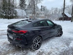 Black BMW X6 2020 in Vilnius, with an engine capacity of 2.99 L and mileage of 140 thousand km for 51999 €, photo 6 on AUTOMOTO.COM.LV