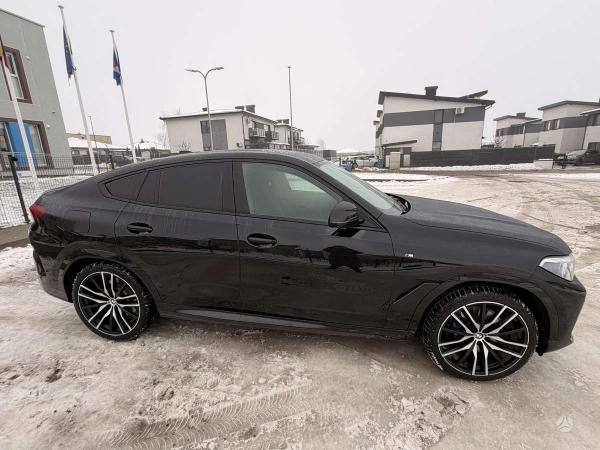 Black BMW X6 2020 in Kaunas, with an engine capacity of 3.00 L and mileage of 94 thousand km for 55000 €, photo 5 on AUTOMOTO.COM.LV