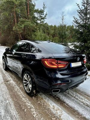 Black BMW X6 2020 in Kaunas, with an engine capacity of 3.00 L and mileage of 145 thousand km for 31000 €, photo 2 on AUTOMOTO.COM.LV
