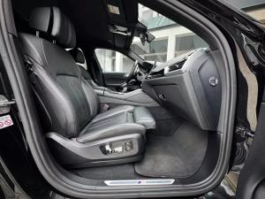 Black BMW X6 2020 in Riga, with an engine capacity of 3.00 L and mileage of 92 thousand km for 55900 €, photo 8 on AUTOMOTO.COM.LV