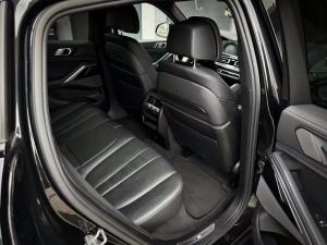 Black BMW X6 2020 in Riga, with an engine capacity of 3.00 L and mileage of 92 thousand km for 55900 €, photo 11 on AUTOMOTO.COM.LV