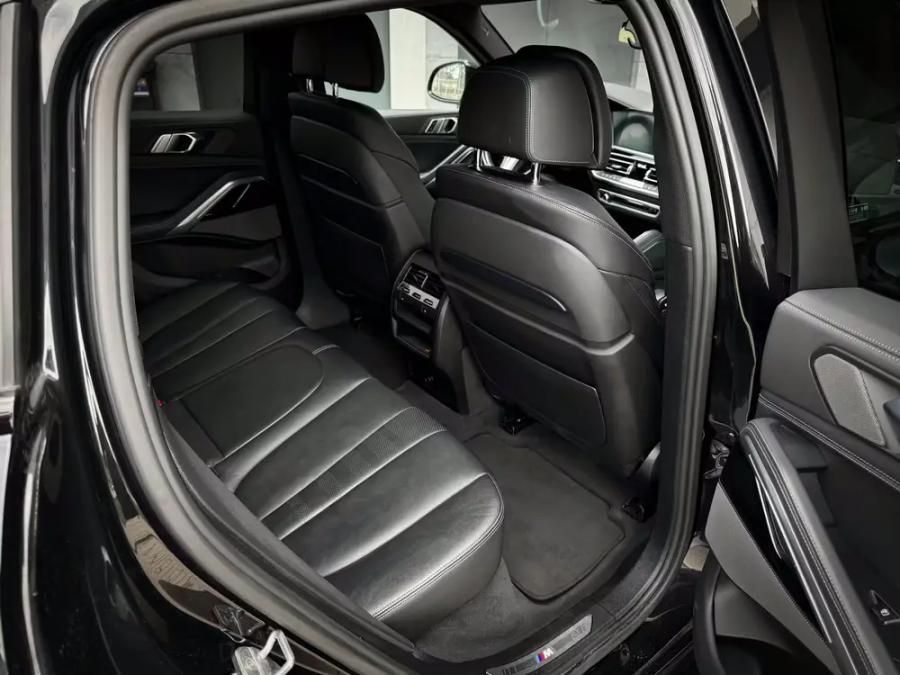 Black BMW X6 2020 in Riga, with an engine capacity of 3.00 L and mileage of 92 thousand km for 55900 €, photo 11 on AUTOMOTO.COM.LV
