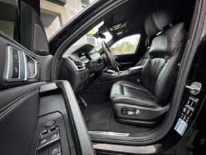 Black BMW X6 2020 in Riga, with an engine capacity of 3.00 L and mileage of 92 thousand km for 55900 €, photo 20 on AUTOMOTO.COM.LV