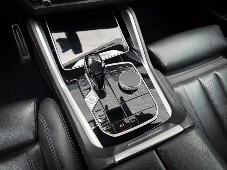 Black BMW X6 2020 in Riga, with an engine capacity of 3.00 L and mileage of 92 thousand km for 55900 €, photo 21 on AUTOMOTO.COM.LV