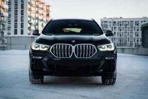 Black BMW X6 2021 in Vilnius, with an engine capacity of 2.99 L and mileage of 120 thousand km for 54898 €, photo 2 on AUTOMOTO.COM.LV