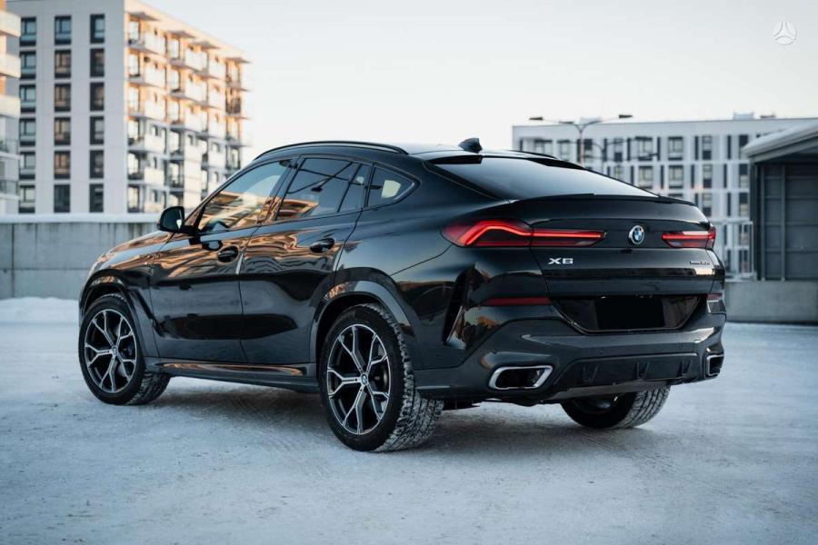 Black BMW X6 2021 in Vilnius, with an engine capacity of 2.99 L and mileage of 120 thousand km for 54898 €, photo 6 on AUTOMOTO.COM.LV
