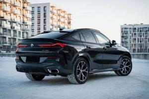 Black BMW X6 2021 in Vilnius, with an engine capacity of 2.99 L and mileage of 120 thousand km for 54898 €, photo 7 on AUTOMOTO.COM.LV