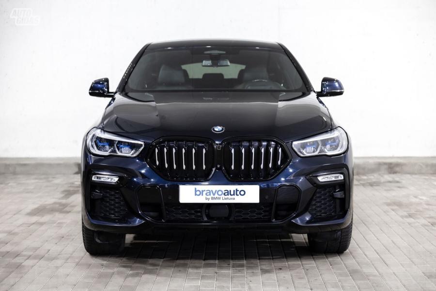 Black BMW X6 2021 in Vilnius, with an engine capacity of 3.00 L and mileage of 107 thousand km for 59491 €, photo 2 on AUTOMOTO.COM.LV
