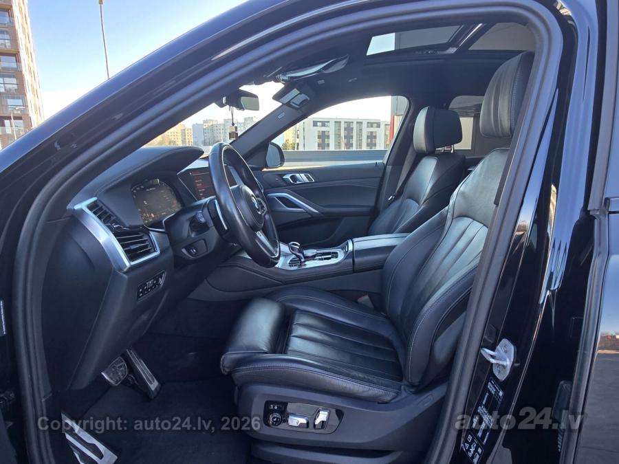 Black BMW X6 2021 in Tallinn, with an engine capacity of 3.00 L and mileage of 164 thousand km for 54890 €, photo 10 on AUTOMOTO.COM.LV