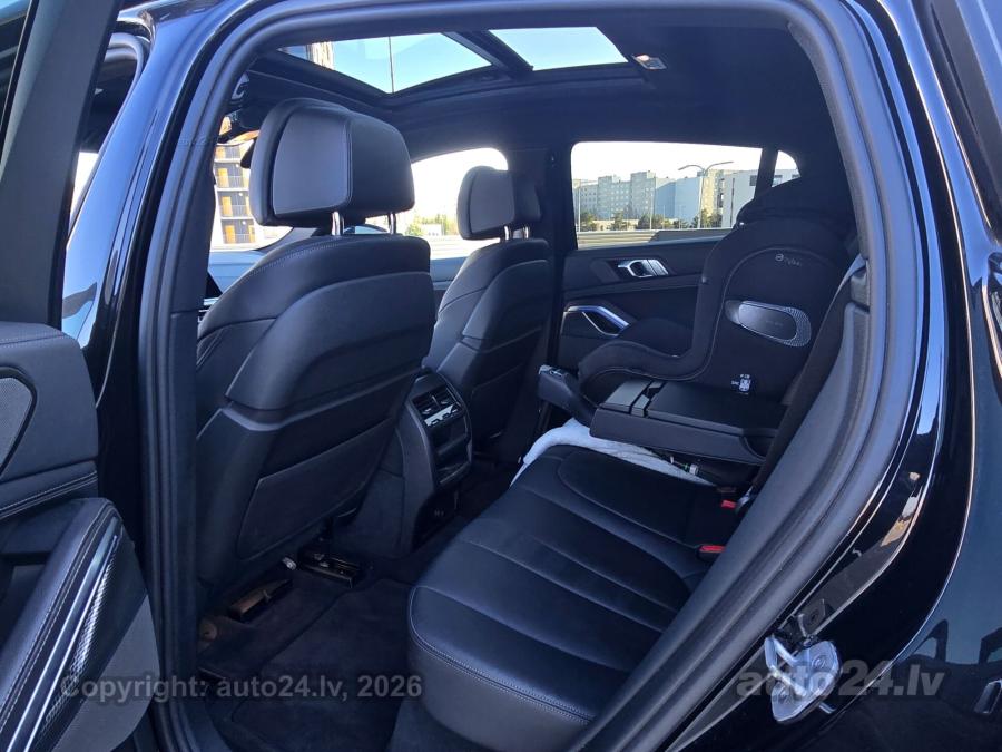 Black BMW X6 2021 in Tallinn, with an engine capacity of 3.00 L and mileage of 164 thousand km for 54890 €, photo 15 on AUTOMOTO.COM.LV