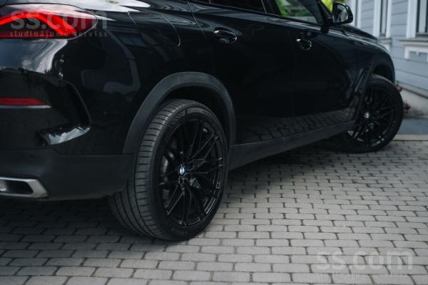 Melns BMW X6 2021 Rīga, ar dzinēja tilpumu 3.00 L un nobraukumu 73 tūkst. km par 54900 €, foto 8 vietnē AUTOMOTO.COM.LV