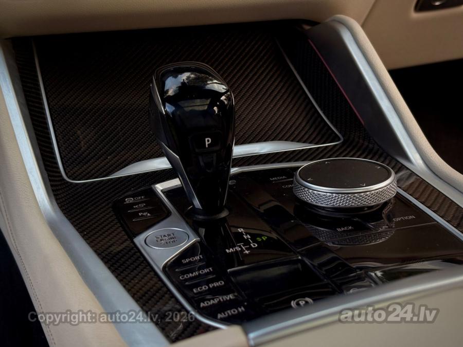 Black BMW X6 2021 in Riga, with an engine capacity of 3.00 L and mileage of 206 thousand km for 48850 €, photo 13 on AUTOMOTO.COM.LV